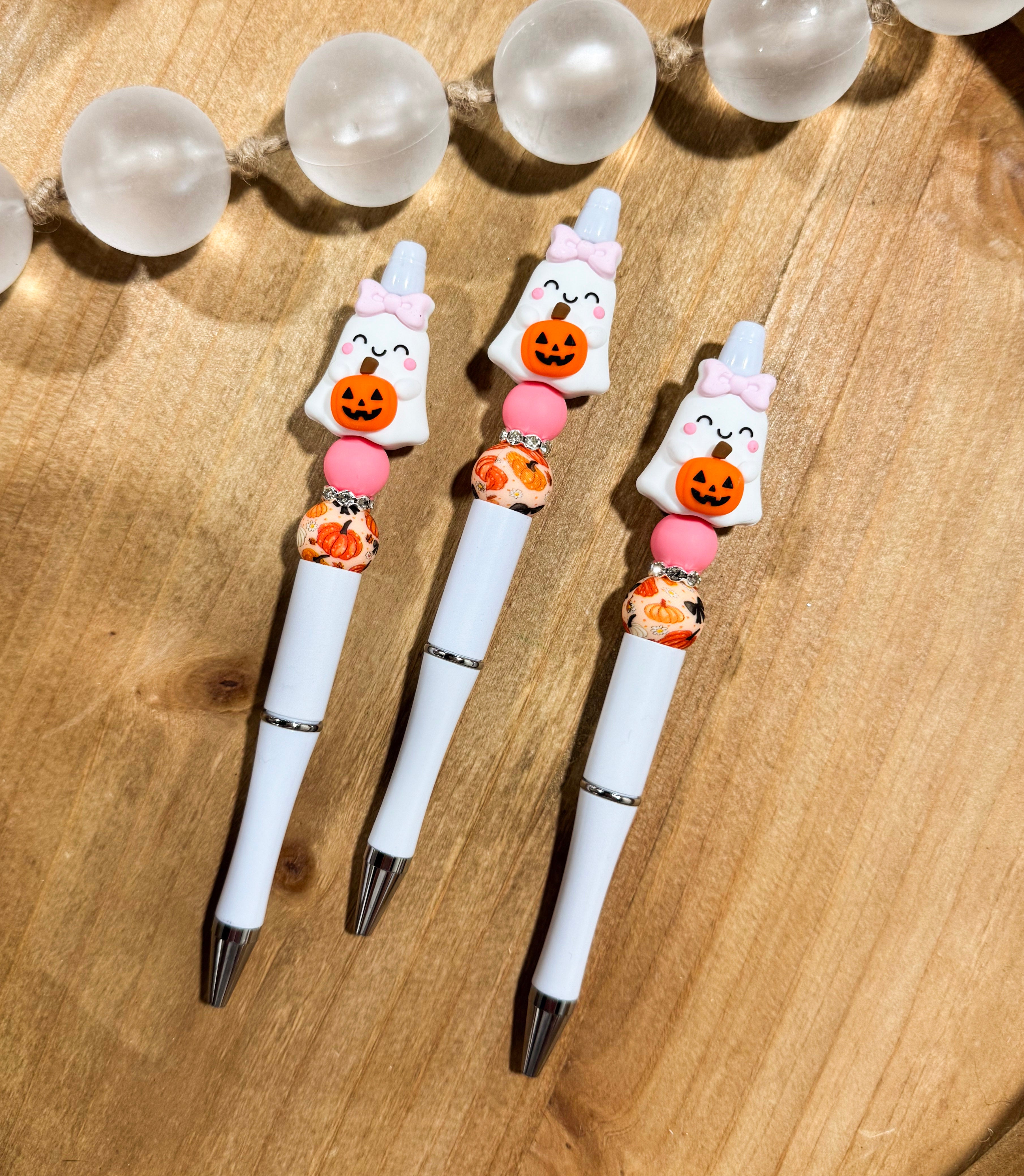 Trick or Treat Ghost White Refillable Pen – AshlasKnots